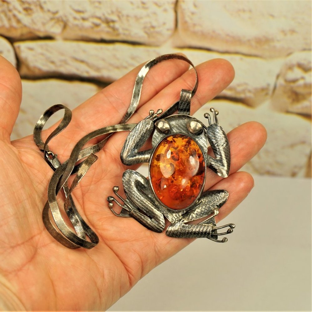 Antique Amber 925 Silver Huge Frog Chain Pendant - Gem